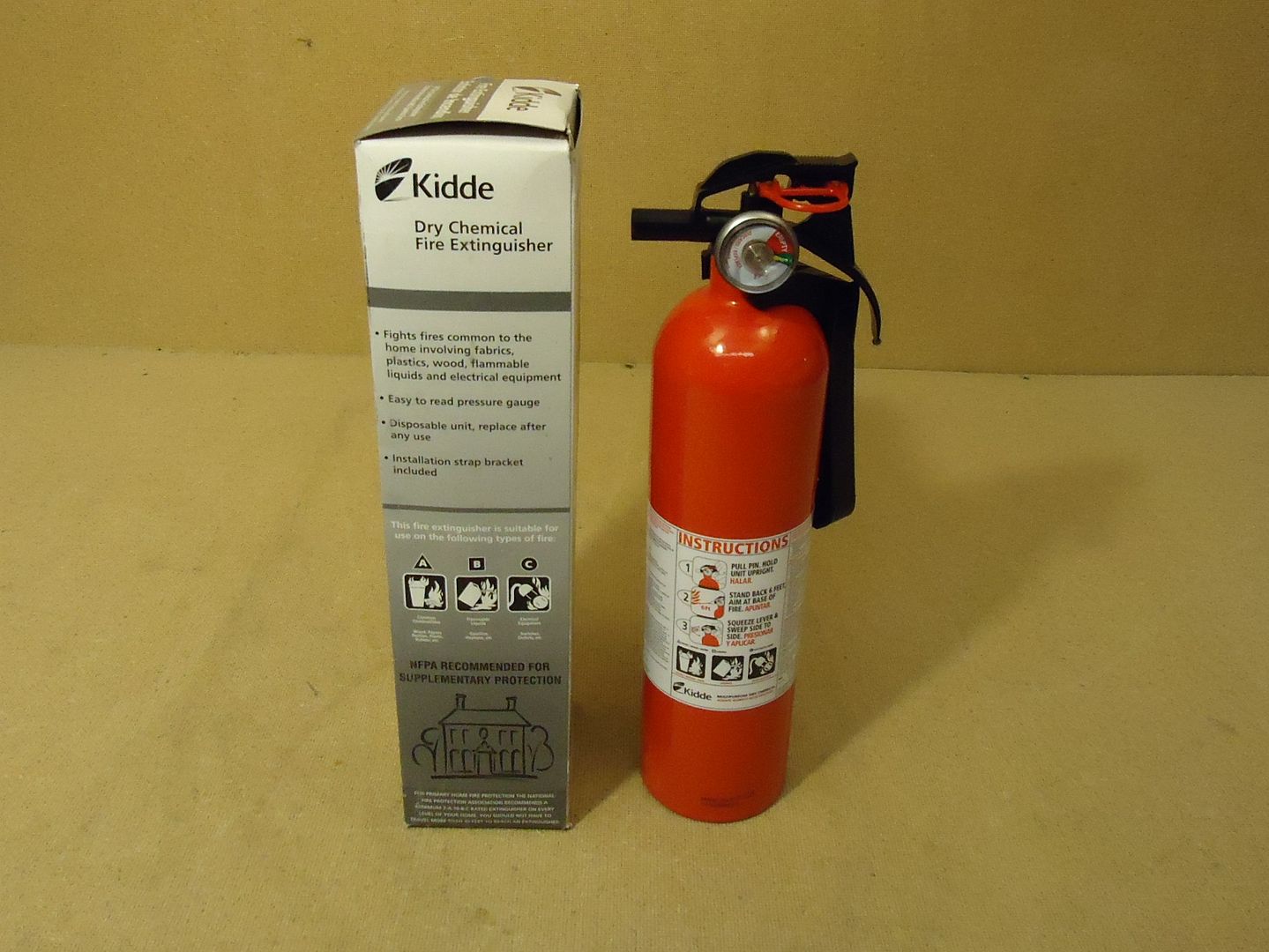 Kidde Dry Chemical Fire Extinguisher Multi Purpose 1A:10B:C 2.5lb FA110 Kidde Dry Chemical Fire Extinguisher Multi Purpose 1A:10B:C 2.5lb FA110